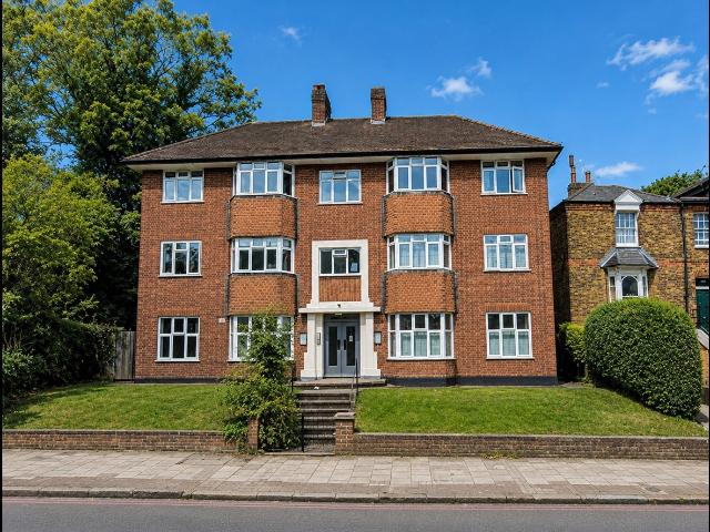Apartment at Thurlow Park Road, Greater London