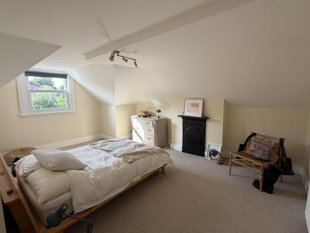 Apartment at Thurlow Park Road, Greater London