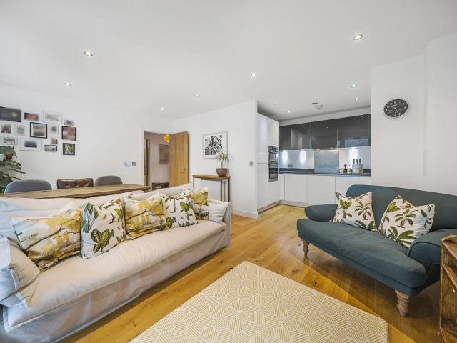Apartment at Thurlow Street, Greater London