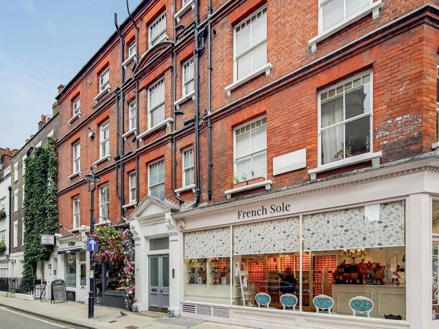 Apartment at Thayer Street, City of Westminster