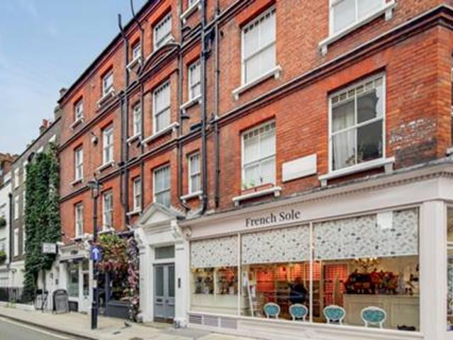 Apartment at Thayer Street, City of Westminster