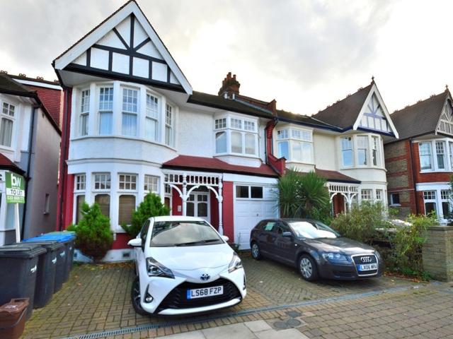 Apartment at The Mall, Greater London
