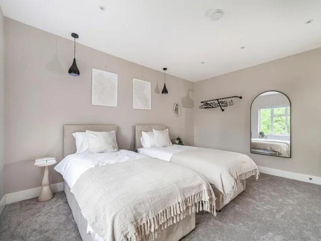 Apartment at The Avenue, Greater London