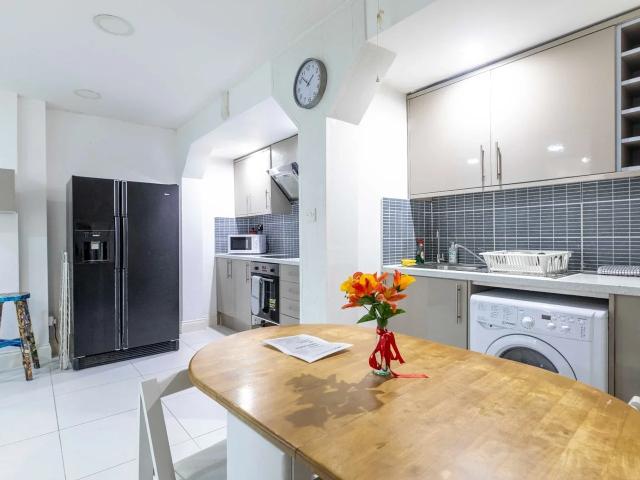 Apartment at The Avenue, Greater London
