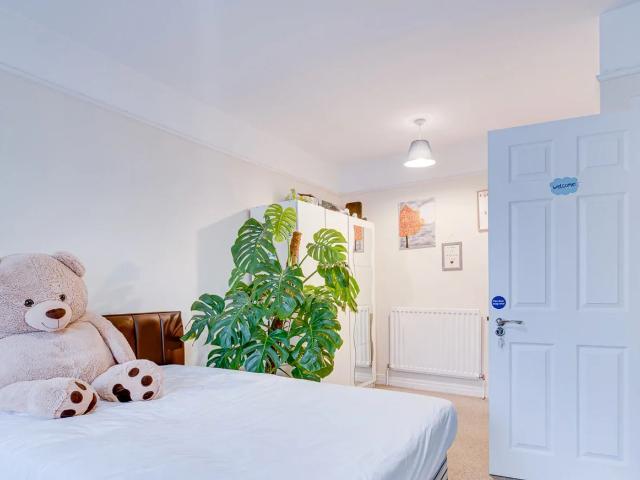 Apartment at The Avenue, Greater London