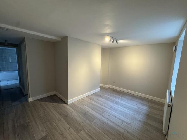 Apartment at The Avenue, Greater London