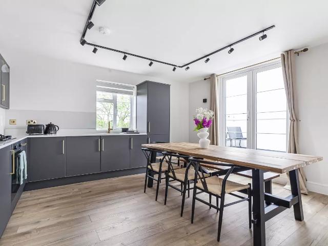 Apartment at The Avenue, Greater London
