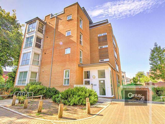 Apartment at The Avenue, Southampton
