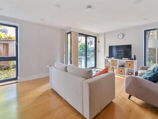 Apartment at The Broadway, Greater London
