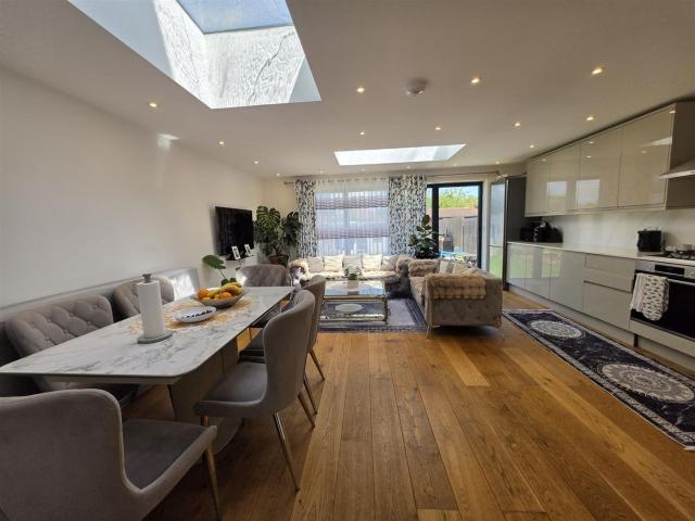 Apartment at The Chase, Greater London