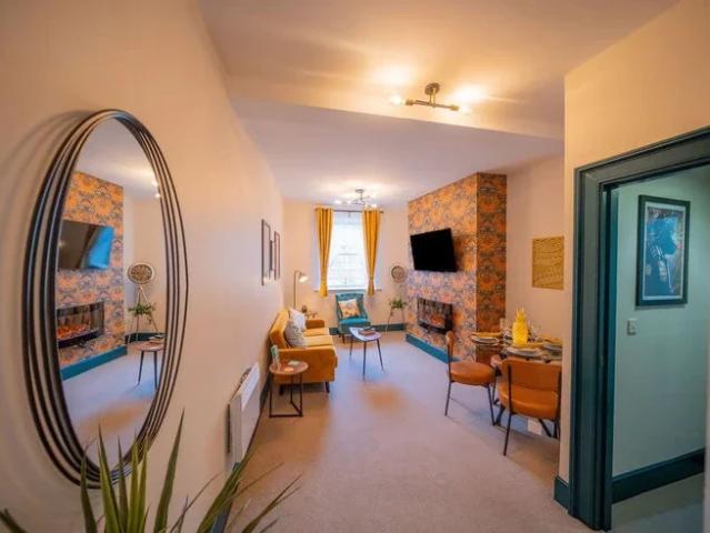 Apartment at The Crescent, Gloucester