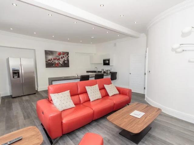 Apartment at The Crescent, Plymouth