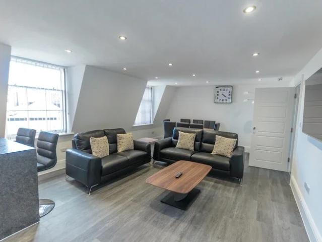Apartment at The Crescent, Plymouth