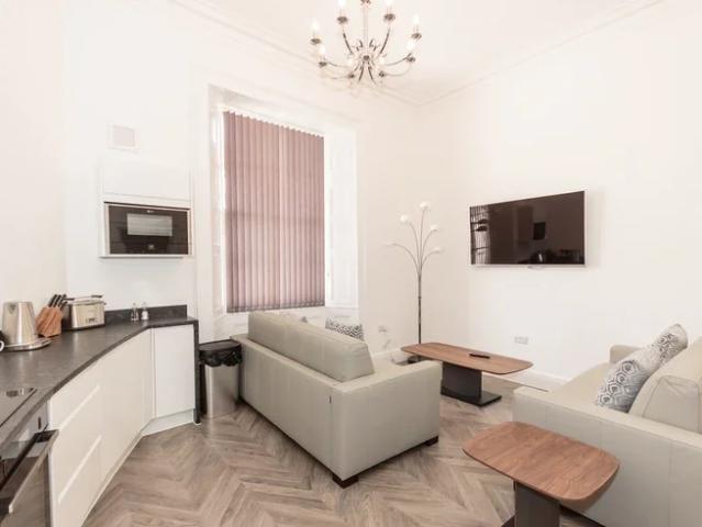 Apartment at The Crescent, Plymouth