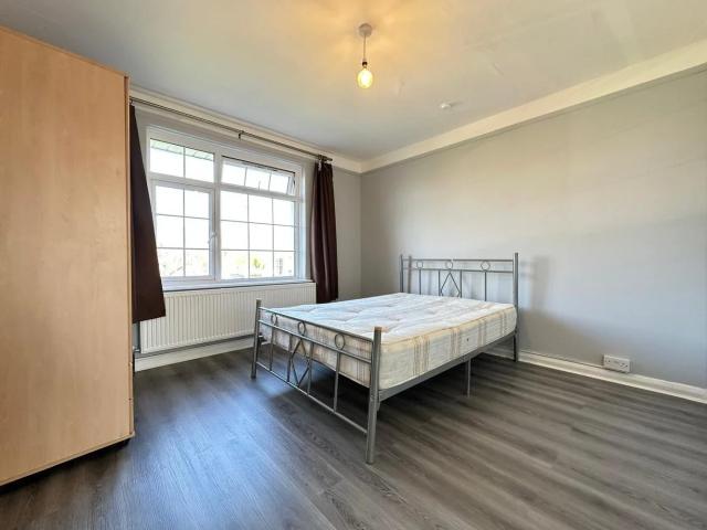 Apartment at The Fairway, Greater London