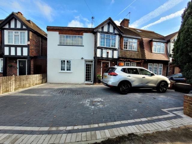 Apartment at The Fairway, Greater London