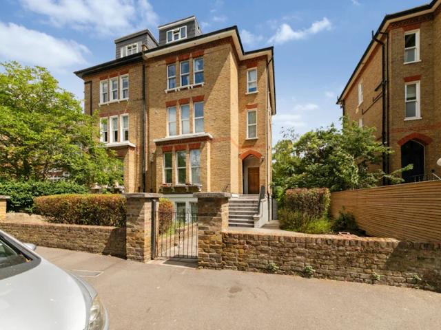 Apartment at The Gardens, Greater London
