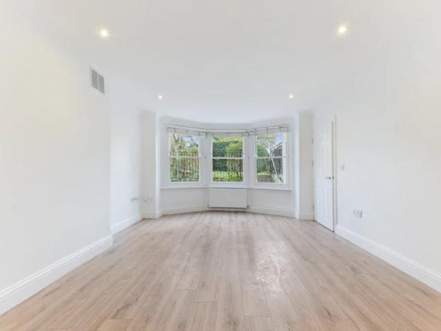 Apartment at The Gardens, Greater London