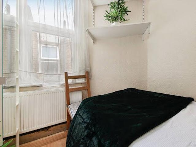 Room at Ealing Village, Greater London