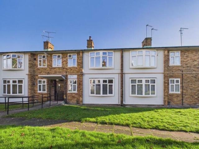 Apartment at The Limes Avenue, Greater London