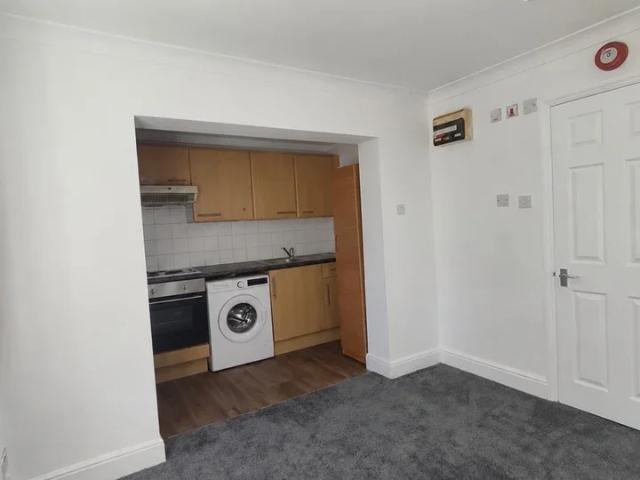 Apartment at The Limes Avenue, Greater London
