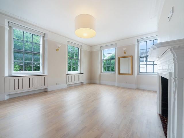 Apartment at The Little Boltons, Greater London