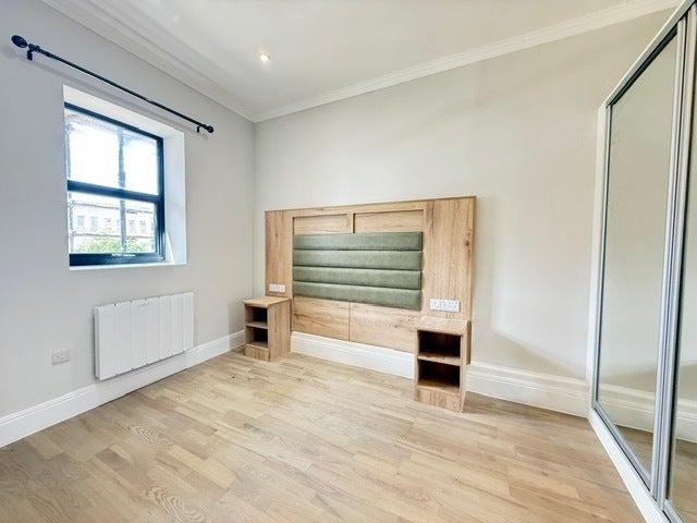 Apartment at The Parade, Watford