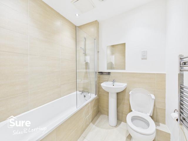 Apartment at The Parade, Watford