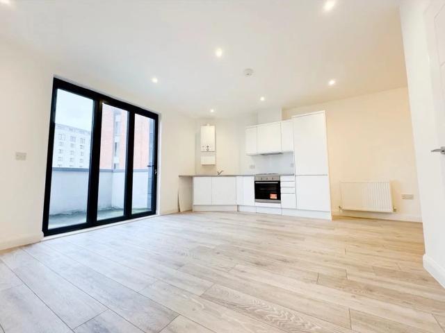 Apartment at The Parade, Watford