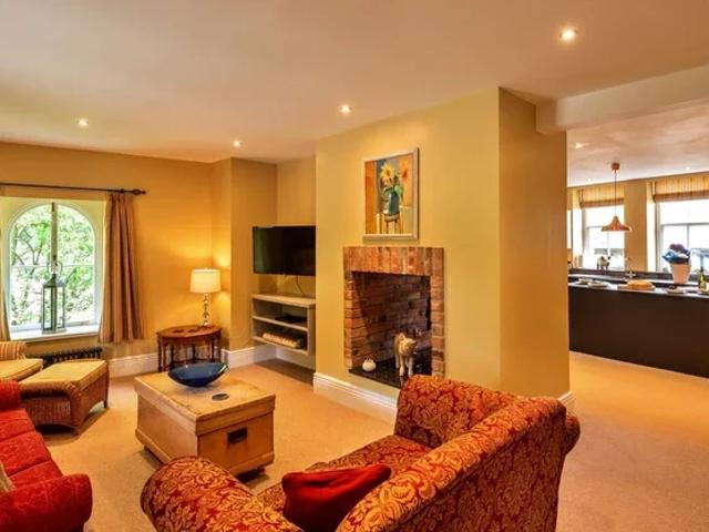Apartment at The Quadrant, High Peak