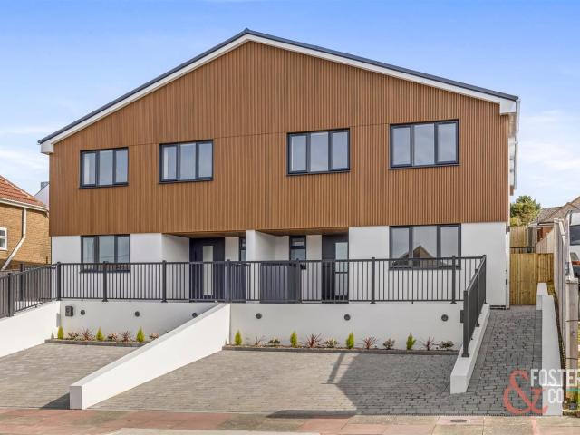 Apartment at The Ridgway, Brighton