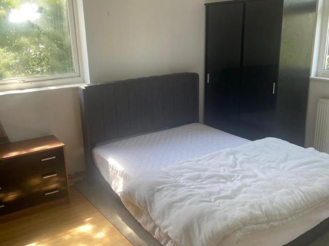 Apartment at The Ridgeway, Greater London