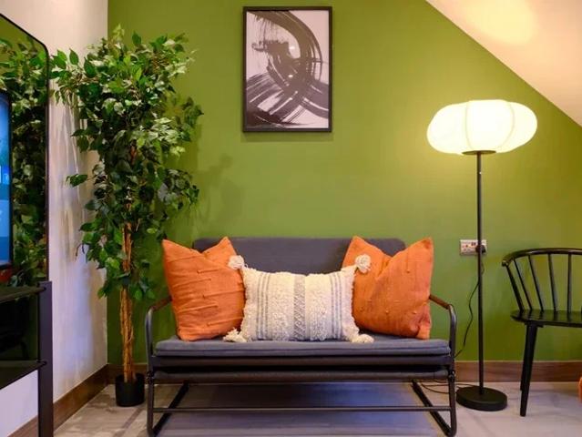 Apartment at The Ridgeway, Greater London
