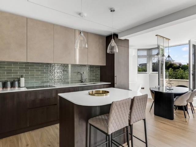 Apartment at The Ridgeway, Greater London
