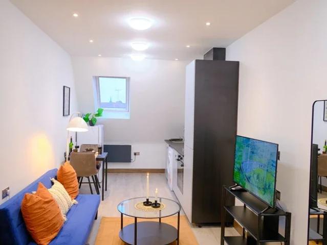 Apartment at The Ridgeway, Greater London