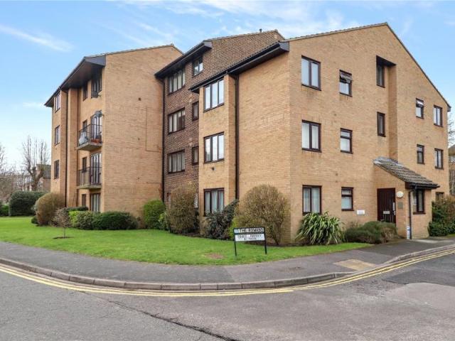 Apartment at The Rowans, Woking