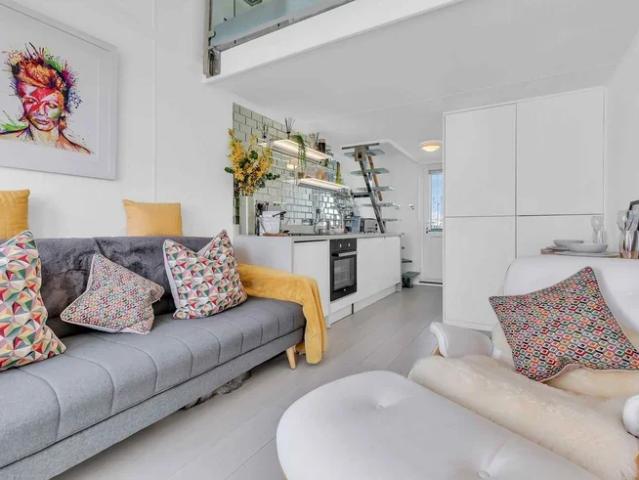 Apartment at The Strand, Roedean
