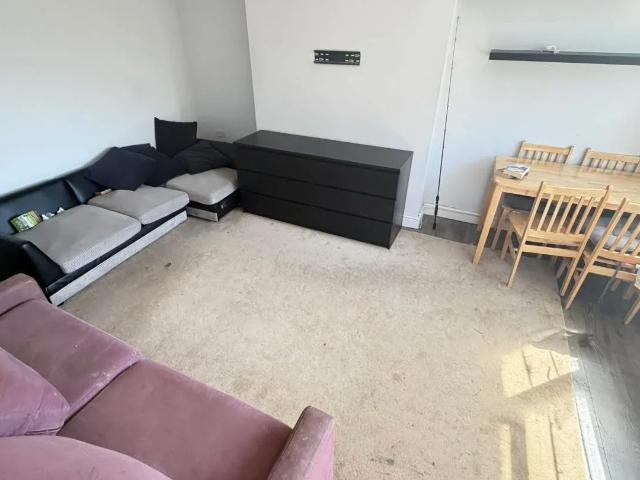 Apartment at The Vale, Greater London