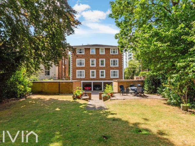 Apartment at The Waldrons, Greater London