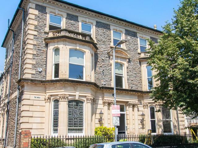 Apartment at The Walk, Cardiff