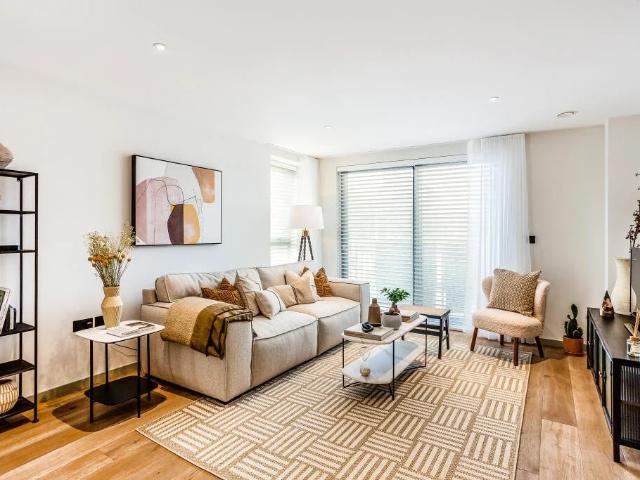 Apartment at Theobald Street, Hertsmere