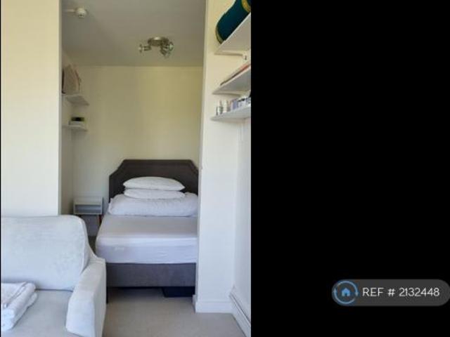 Apartment at Thicket Road, Greater London