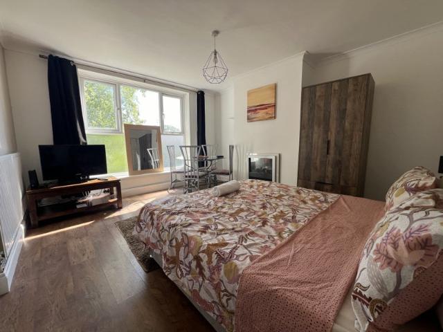 Apartment at Thistledown, Basildon