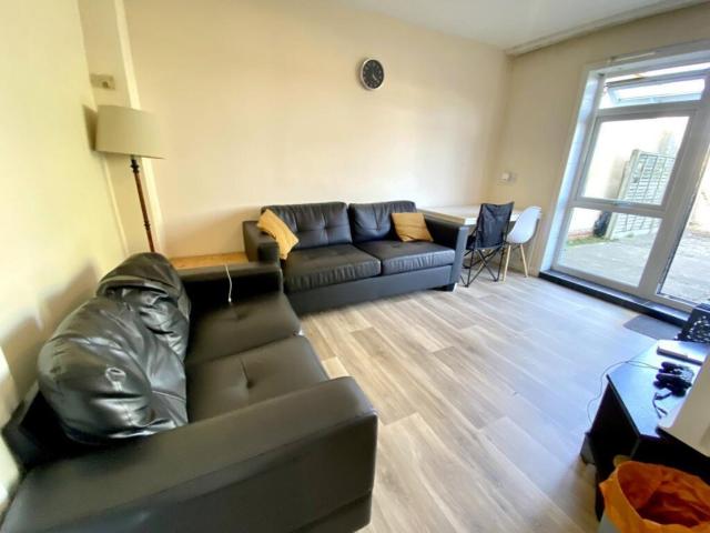 Apartment at Third Avenue, Bristol