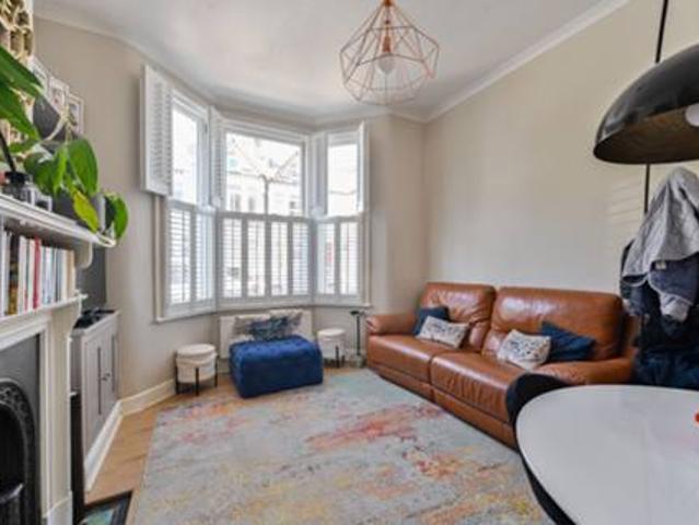 Apartment at Thirsk Road, Greater London