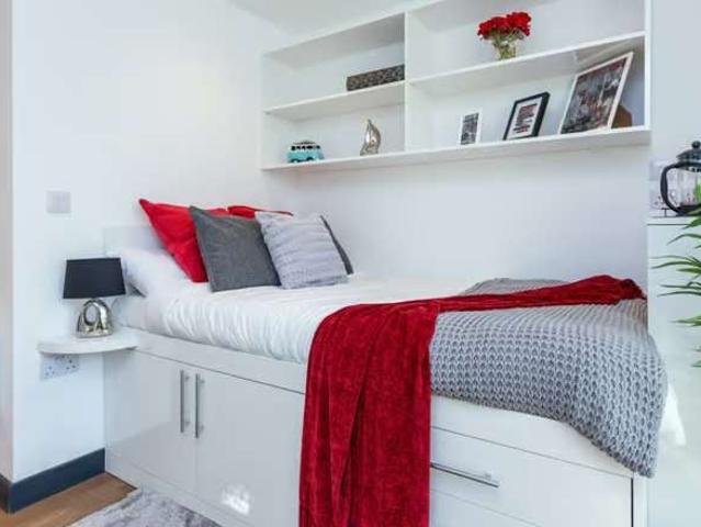 Apartment at Thomas Lewis Way, Southampton