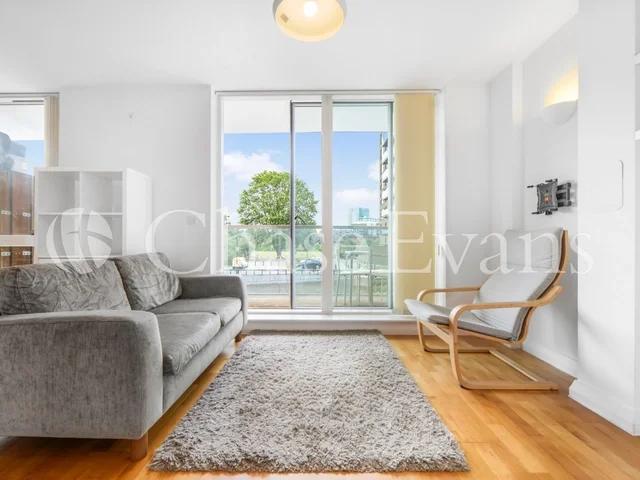 Apartment at Thomas Road Industrial Estate, Greater London