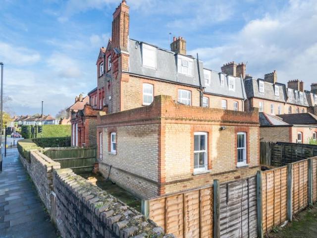 Apartment at Thornton Avenue, Greater London