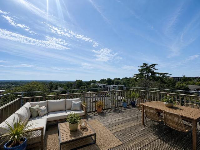 Apartment at Thornton Hill, Greater London