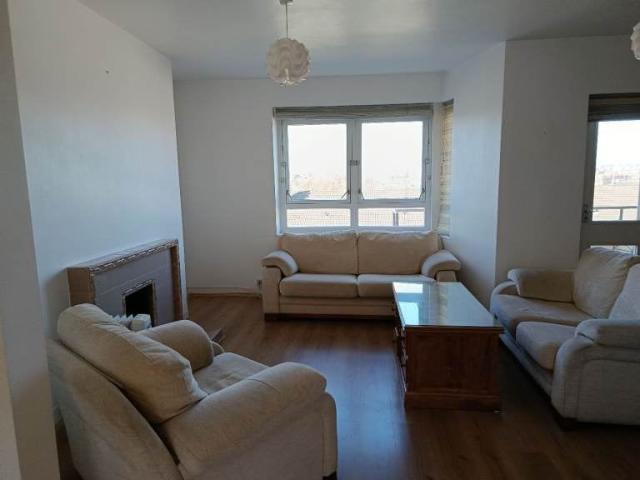 Apartment at Thornwood Place, Glasgow